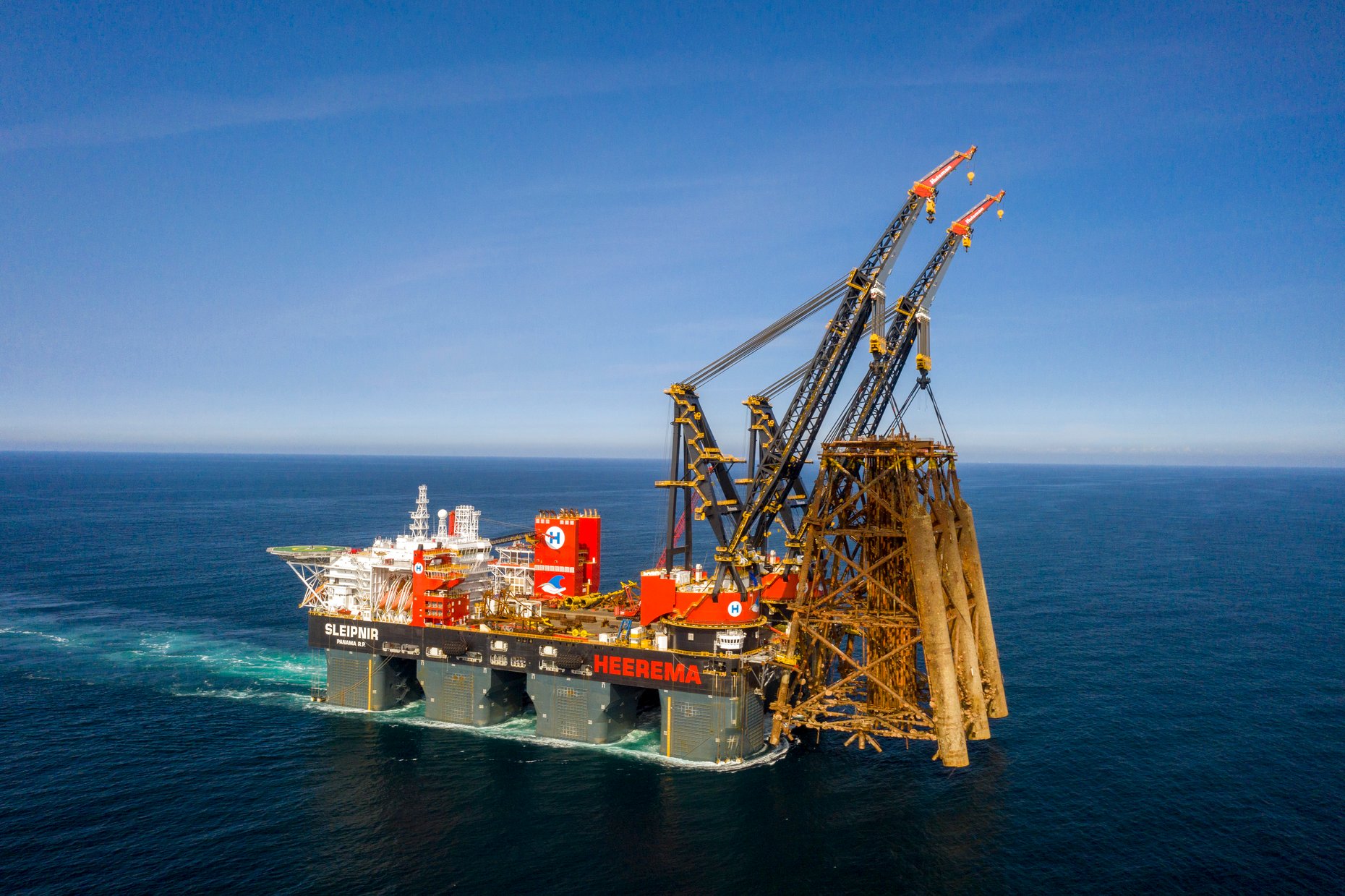Offshore Decommissioning | Contact us | Heerema