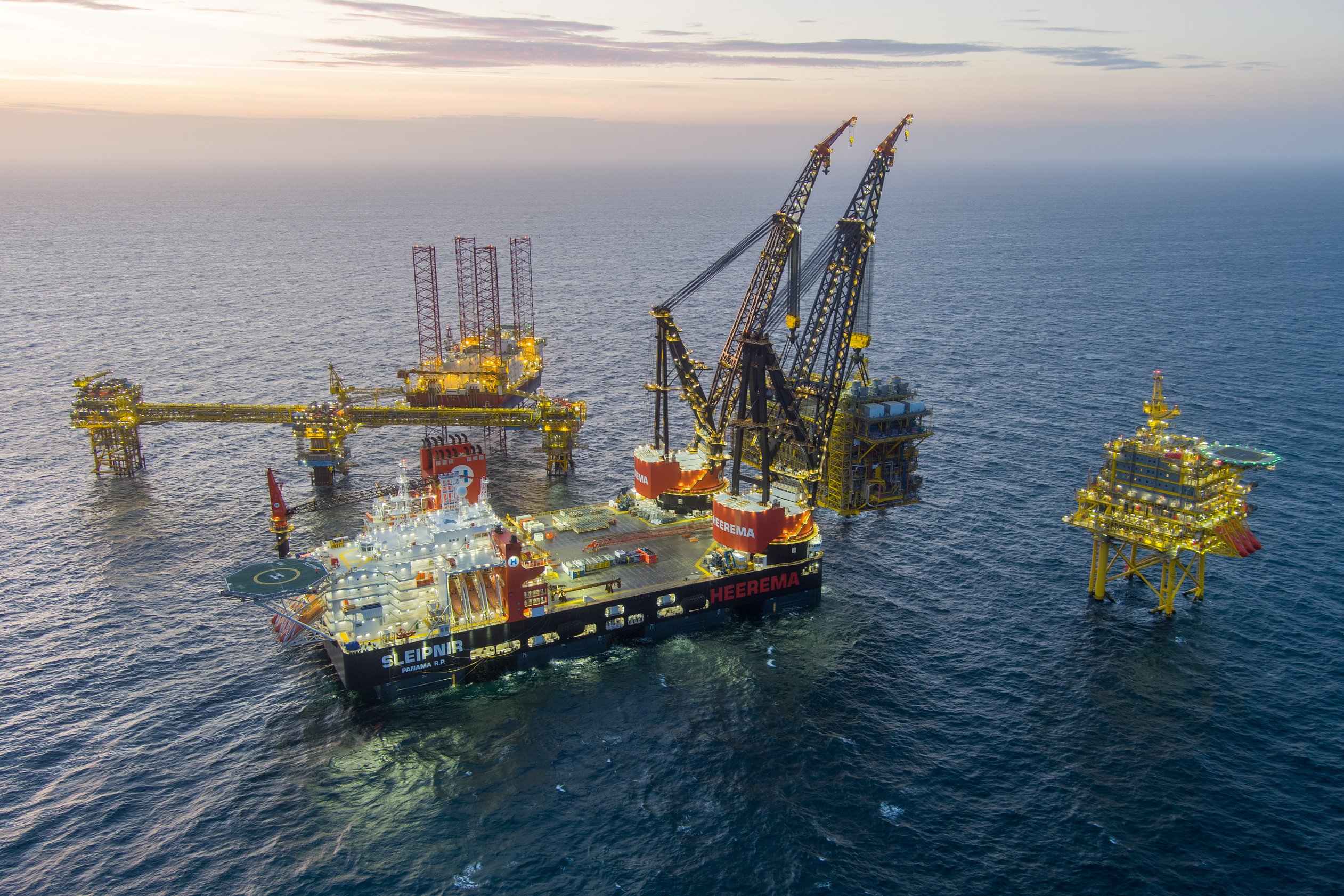 Heerema breaks lifting record with 17,000 metric ton TotalEnergies ...
