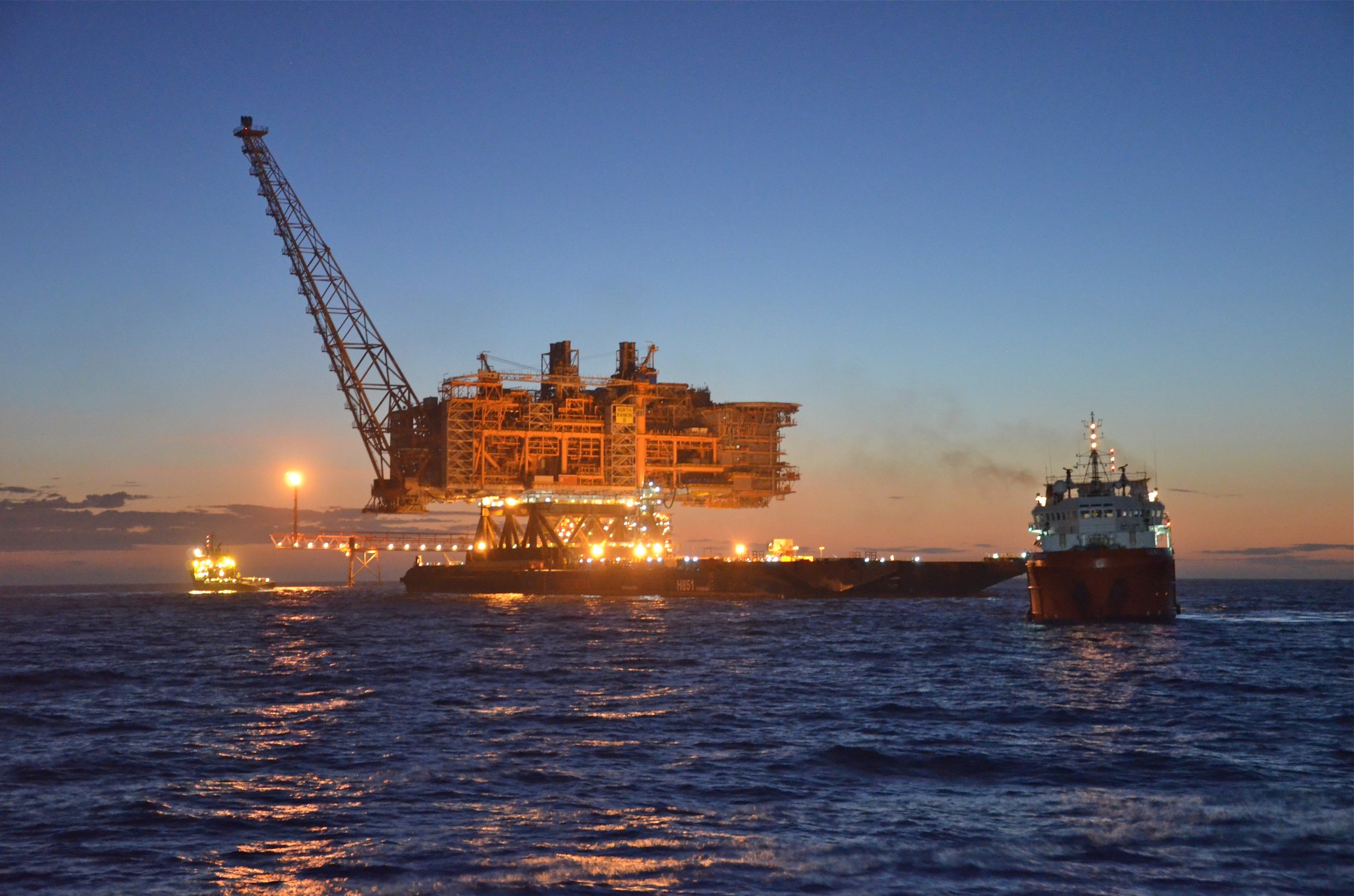 Floatover Installation | Heerema